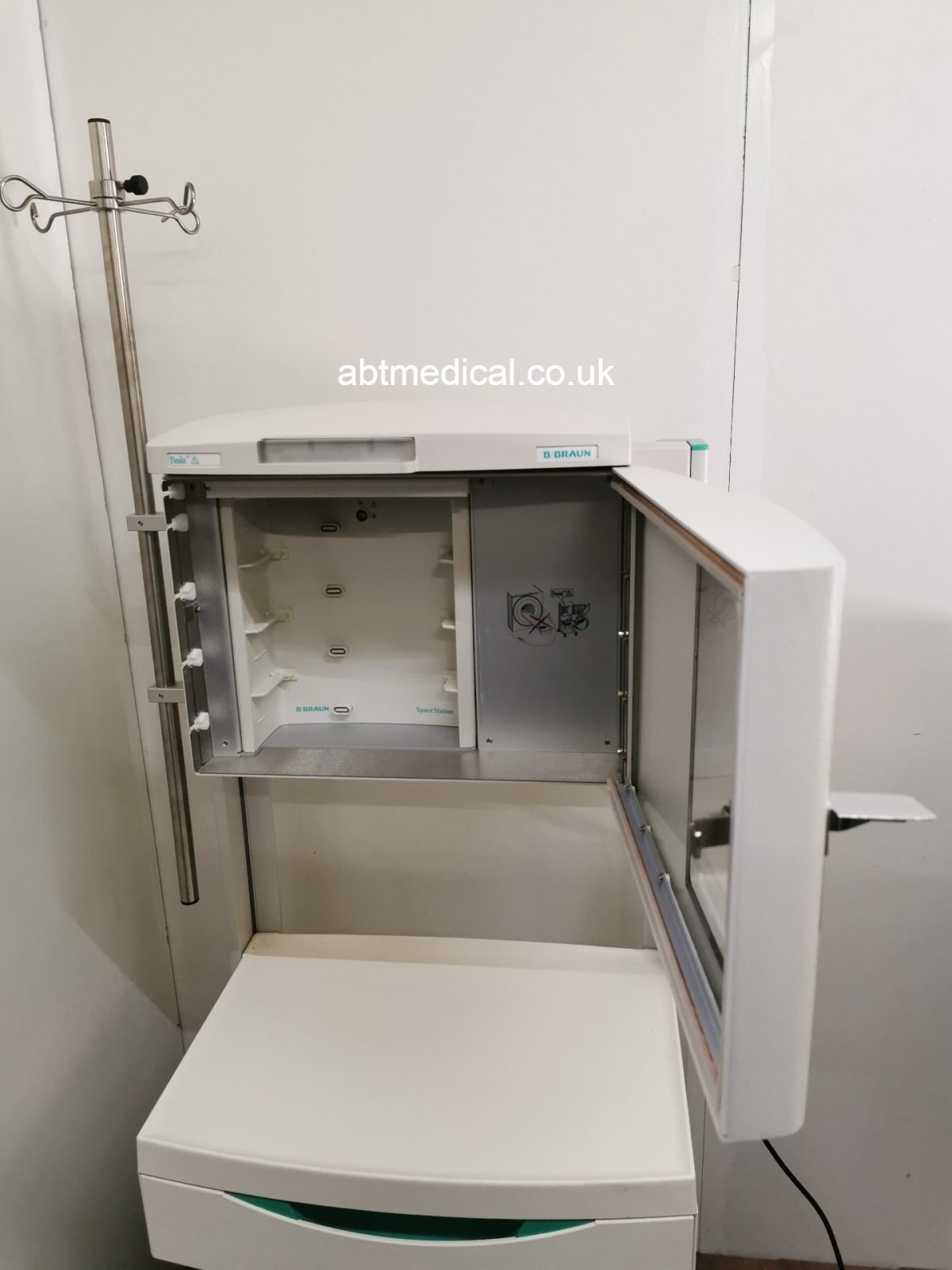 B Braun Tesla Spacestation MRI docking station for infusion syringe ...