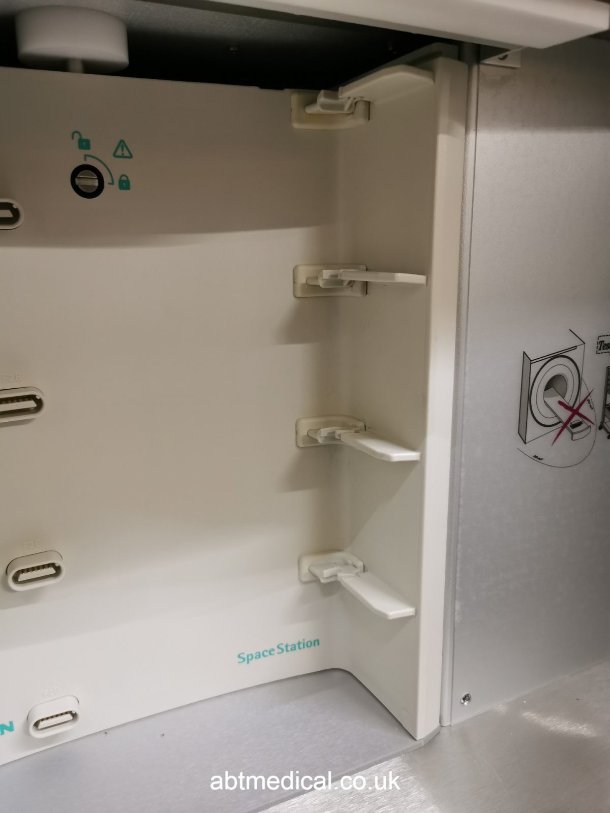 B Braun Tesla Spacestation MRI docking station for infusion syringe ...